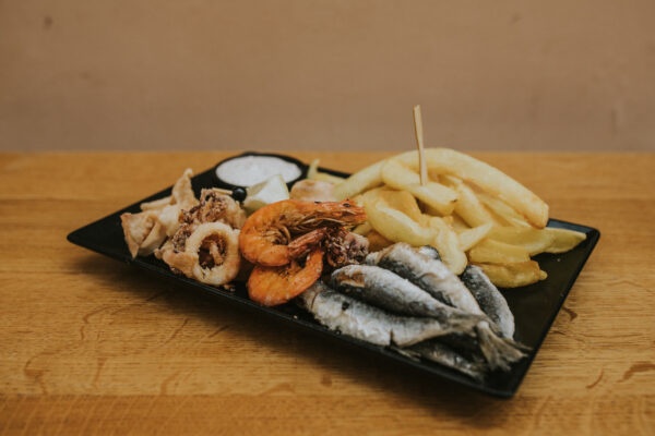 Hook and Cook Pula – Street seafood Restaurant in Pula